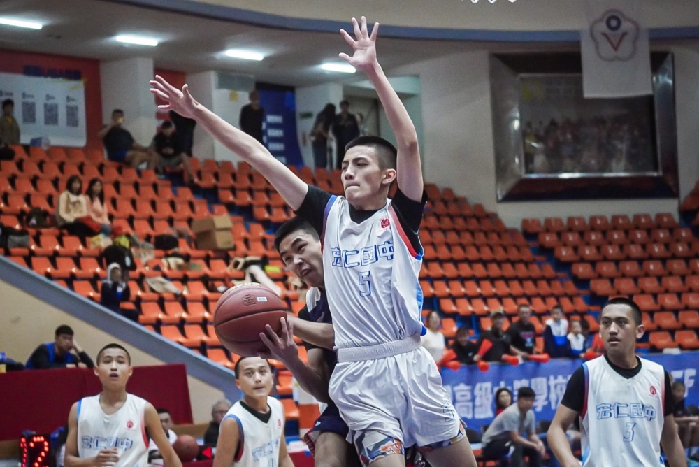 JHBL》2.43秒2度「準絕殺」宏仁首晉4 男主角潘昀誼將考中正預校 五股2度晉4強 - 籃球 - 敢動傳媒 Braveathlete