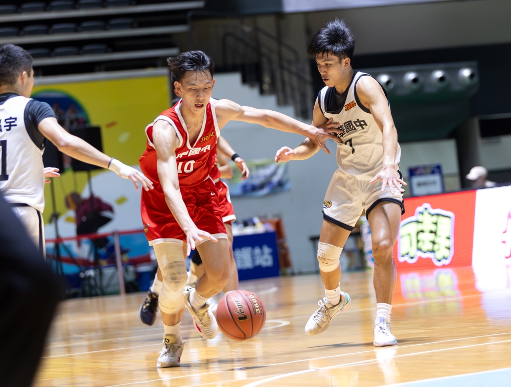 JHBL》吞「T」男主角鳳甲190「一哥」蕭承哲 婉拒HBL所有名校邀約的資優班5A學霸 - 籃球 - 敢動傳媒 Braveathlete