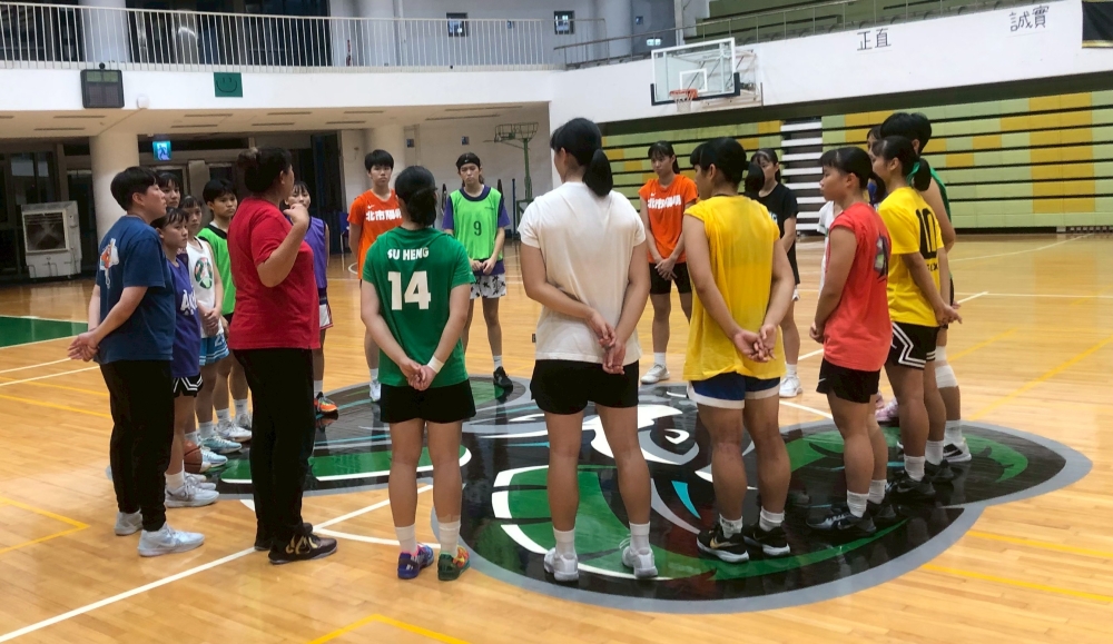 HBL》默默付出低調「領隊」陳允懋運動推手獎 陽明矢志HBL&JHBL雙保4 - 籃球 - 敢動傳媒 Braveathlete