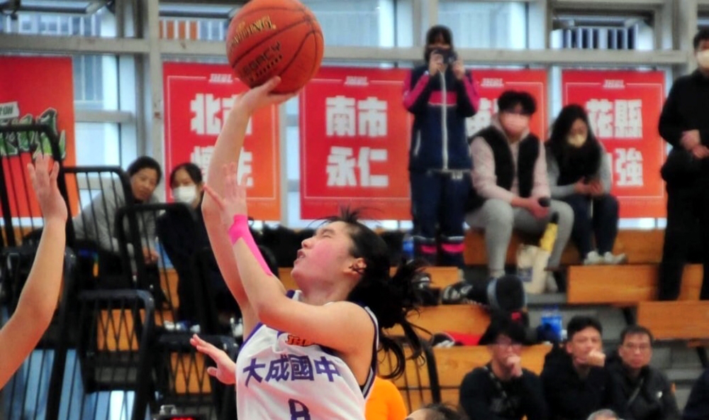 JHBL》民族跨季17連勝 永和懷生大倫也不敗 永仁喬麗爾又27籃板「雙十」 - 籃球 - 敢動傳媒 Braveathlete