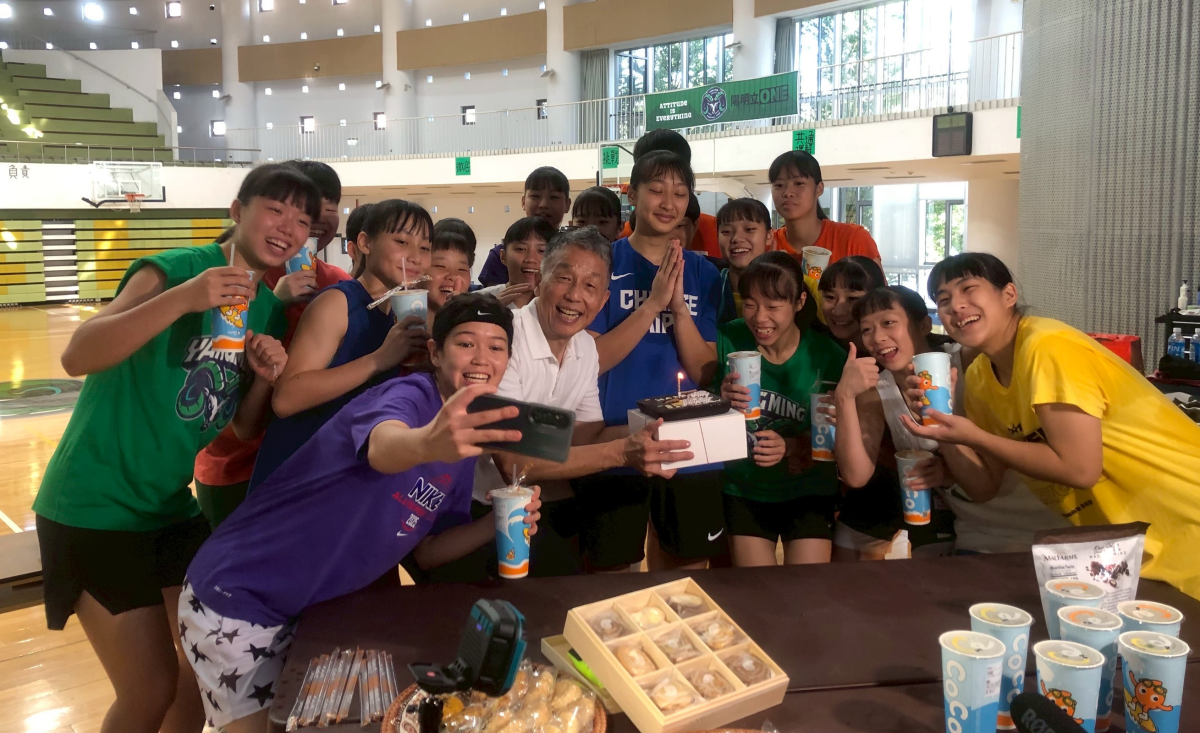 HBL》默默付出低調「領隊」陳允懋運動推手獎 陽明矢志HBL&JHBL雙保4 - 籃球 - 敢動傳媒 Braveathlete